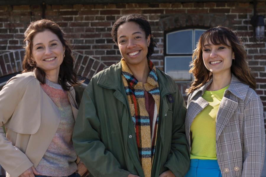 Start recording MAX drama series Sisters | Fiction Valley